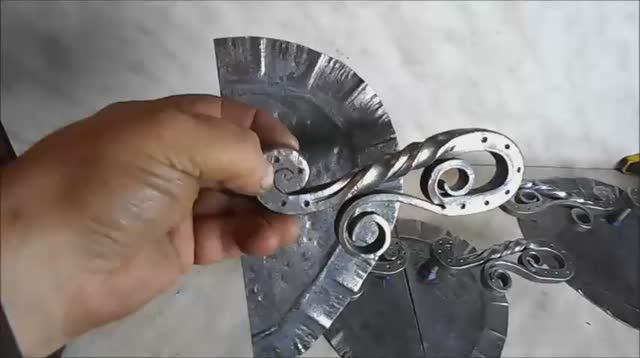 Неподвижные кованые ручки для ворот и калиток