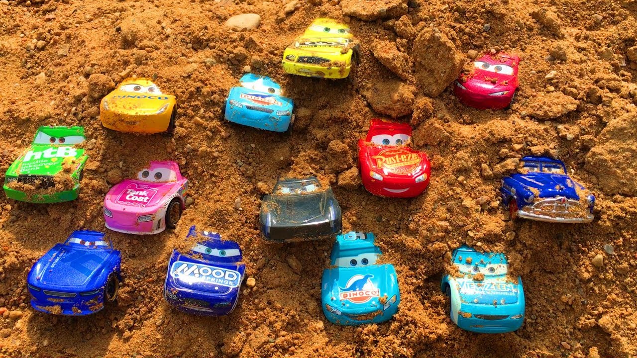 Тачки Игрушки Ищем в Песке Много Машинок Мультики про Машинки для Детей