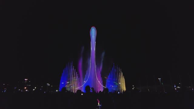 Поющий фонтан Сочи Олимпийский парк Чаша Олимпийского огня