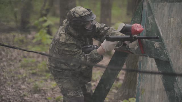 Соревнования по пейнтболу среди школьников в Москве