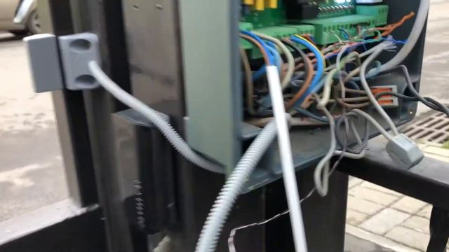 Варианты крепления датчика на ворота.