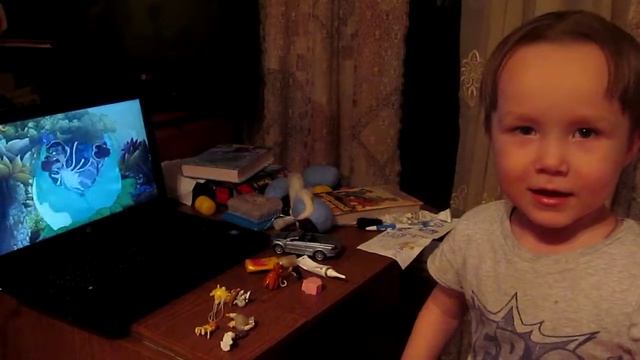 Вышла курочка гулять, свежей травки пощипать [4oD7w4weveM].mp4