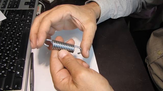 Пружина центральной подножки Yamaha Axis