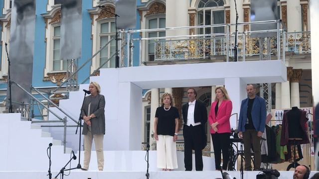 Опера "Золушка" Фестиваля Опера - всем". Официальная часть: Ольга Таратынова.