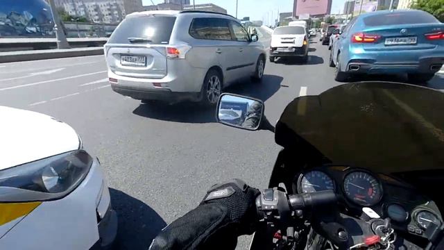 Мотоблудни, Москва часпик пробка, чуть не попал под таксиста