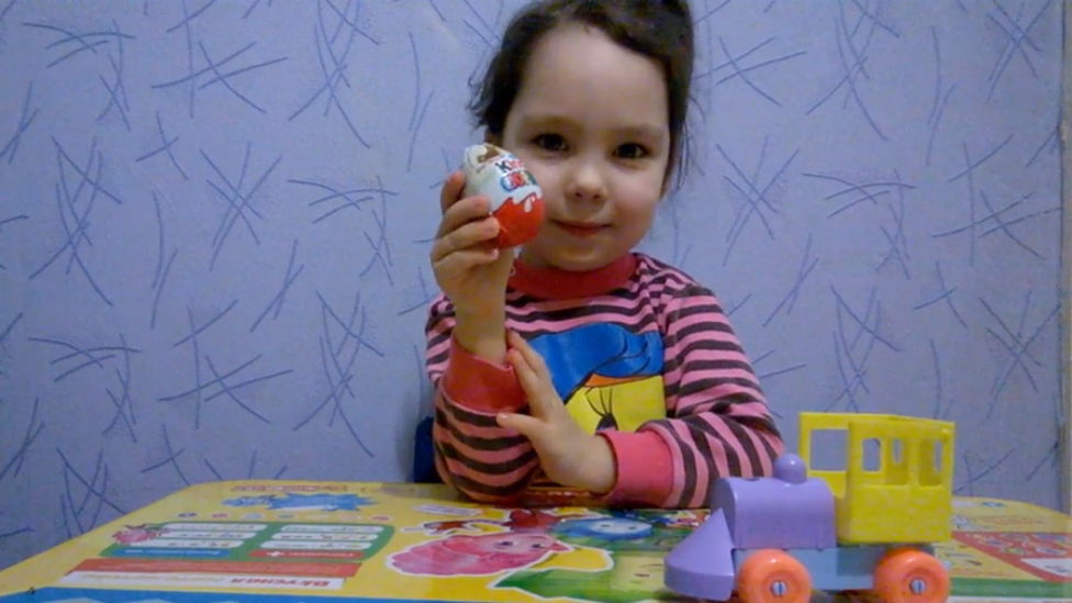 Киндер Сюрприз Маша и Медведь,распаковка киндеров с игрушкой Kinder Surprise Masha and the Bear