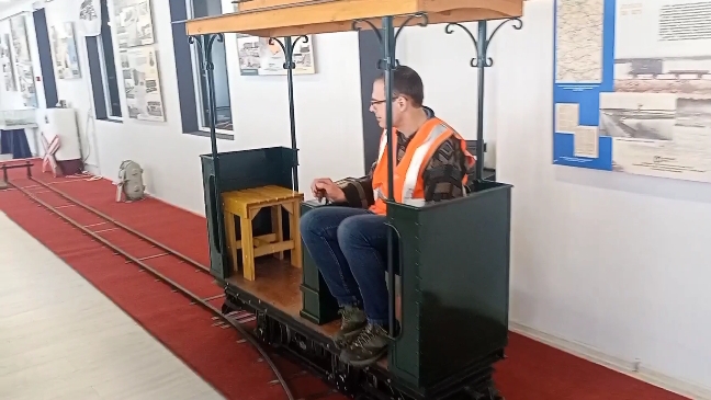 трамвай в музее мостов.mp4