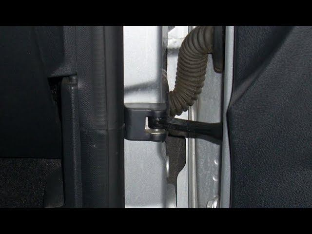 Lada Vesta 1G. Накладки на ограничители дверей