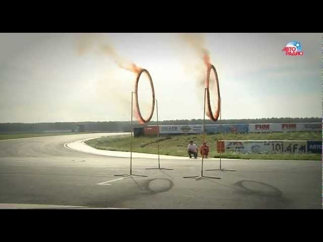 Многодетная мать-гонщица успевает всё