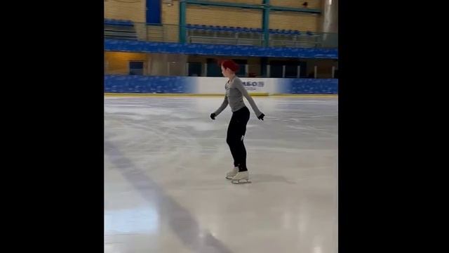 Фигуристка Трусова приступила к тренировке шоу Плющенко смотреть видео