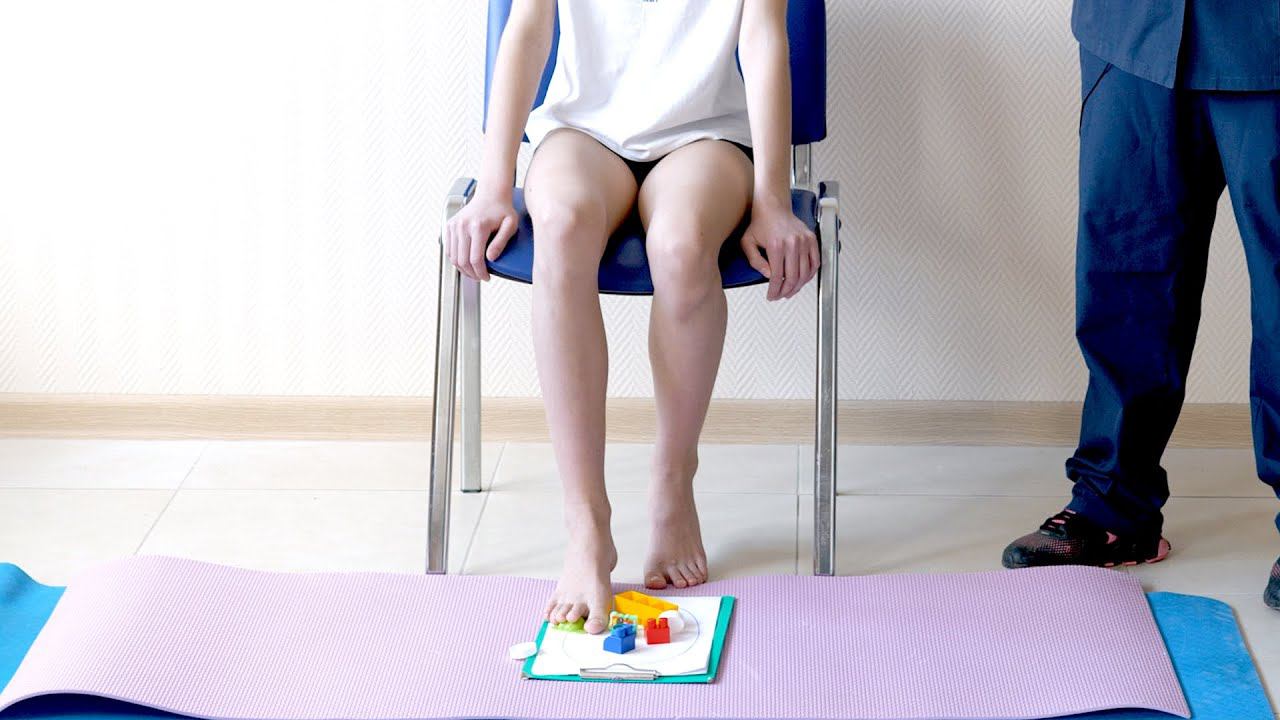 Комплексы ЛФК. Стопы 3 с предметами.