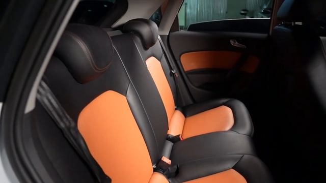 Перетяжка салона Audi A1 в экокожу разных цветов