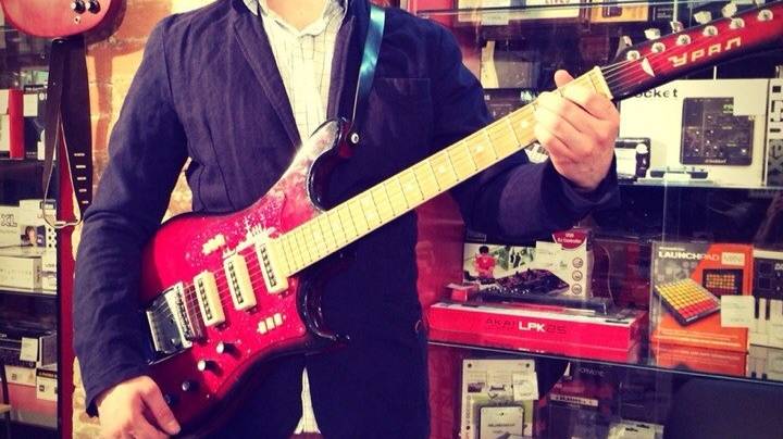 Электрогитара Урал - легендарная советская электрогитара