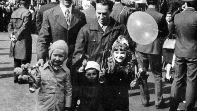 "КАПЕЛЬ"... (Ретро-фото1960-х гг., музыка - Арно Бабаджанян -  Жан Татлян).mp4