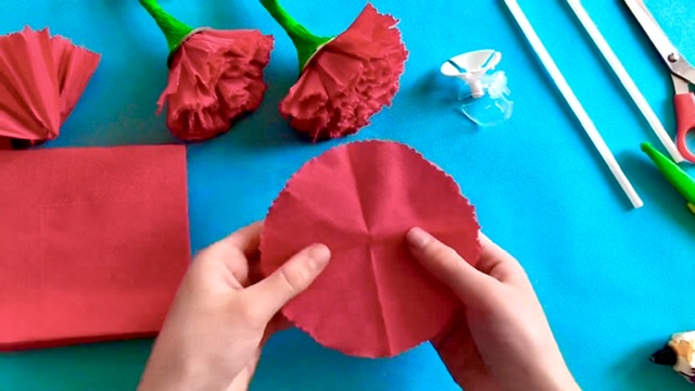 Поделки ко дню Победы на 9 Мая своими руками Как сделать гвоздики из салфеток