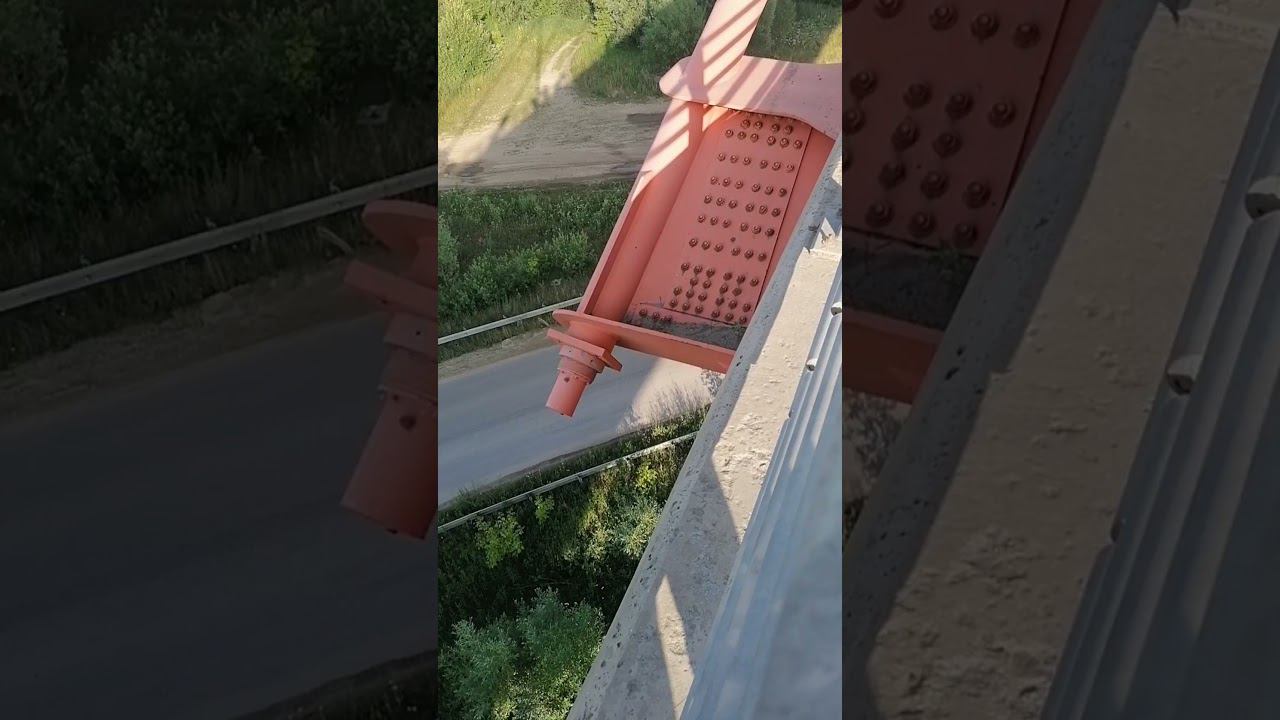 А сегодня я снимаю с моста.