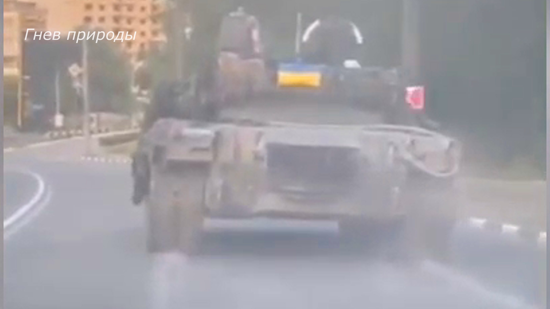 Пьяный танкист украинской армии в Харькове