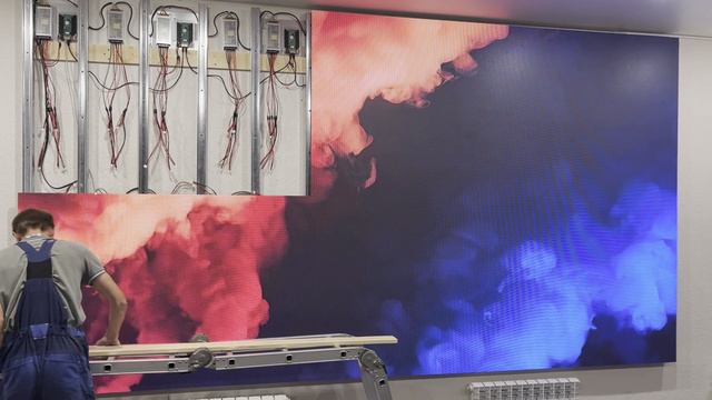 Монтаж интерьерного экрана.