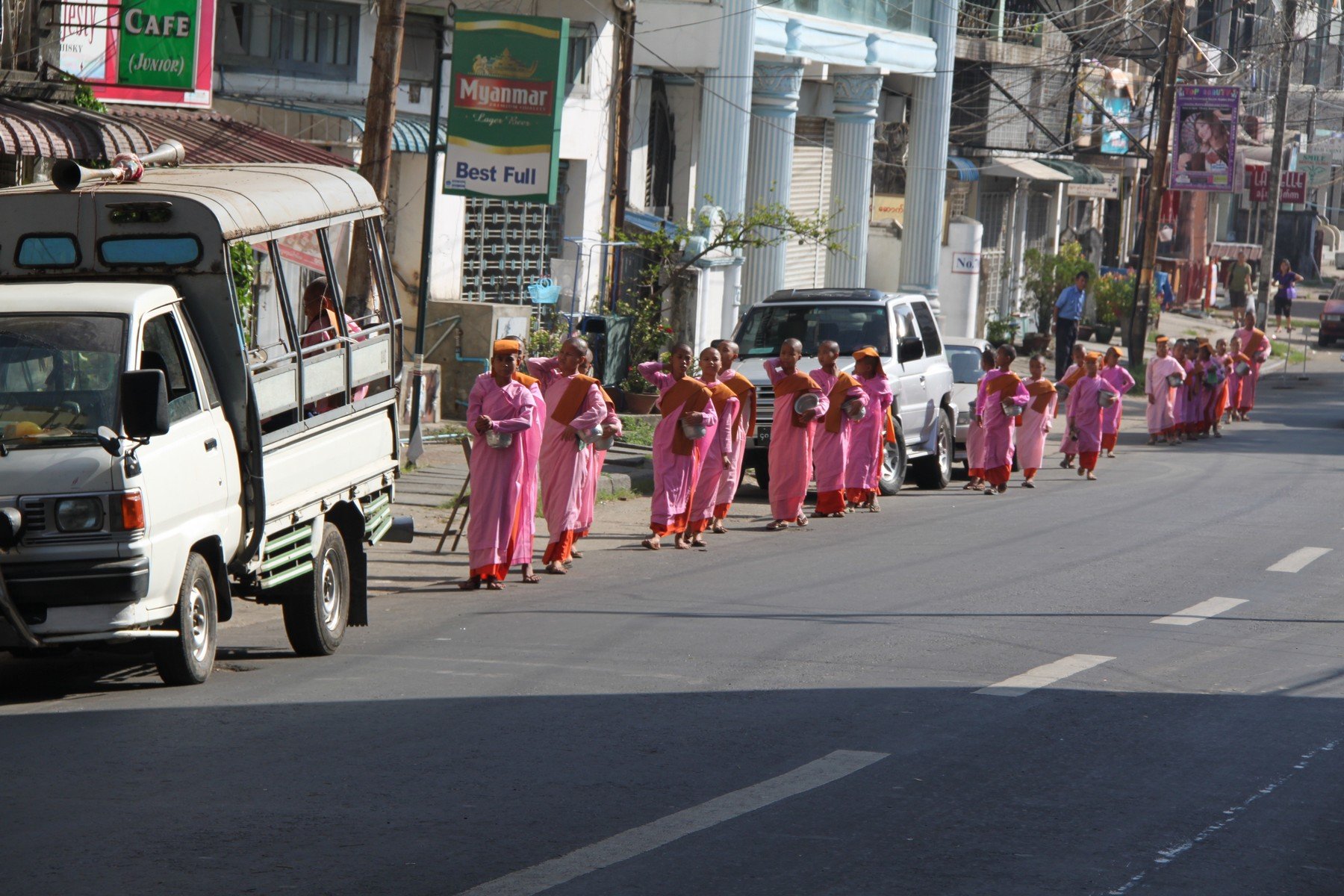 201102 Мьянма Улицы Янгона