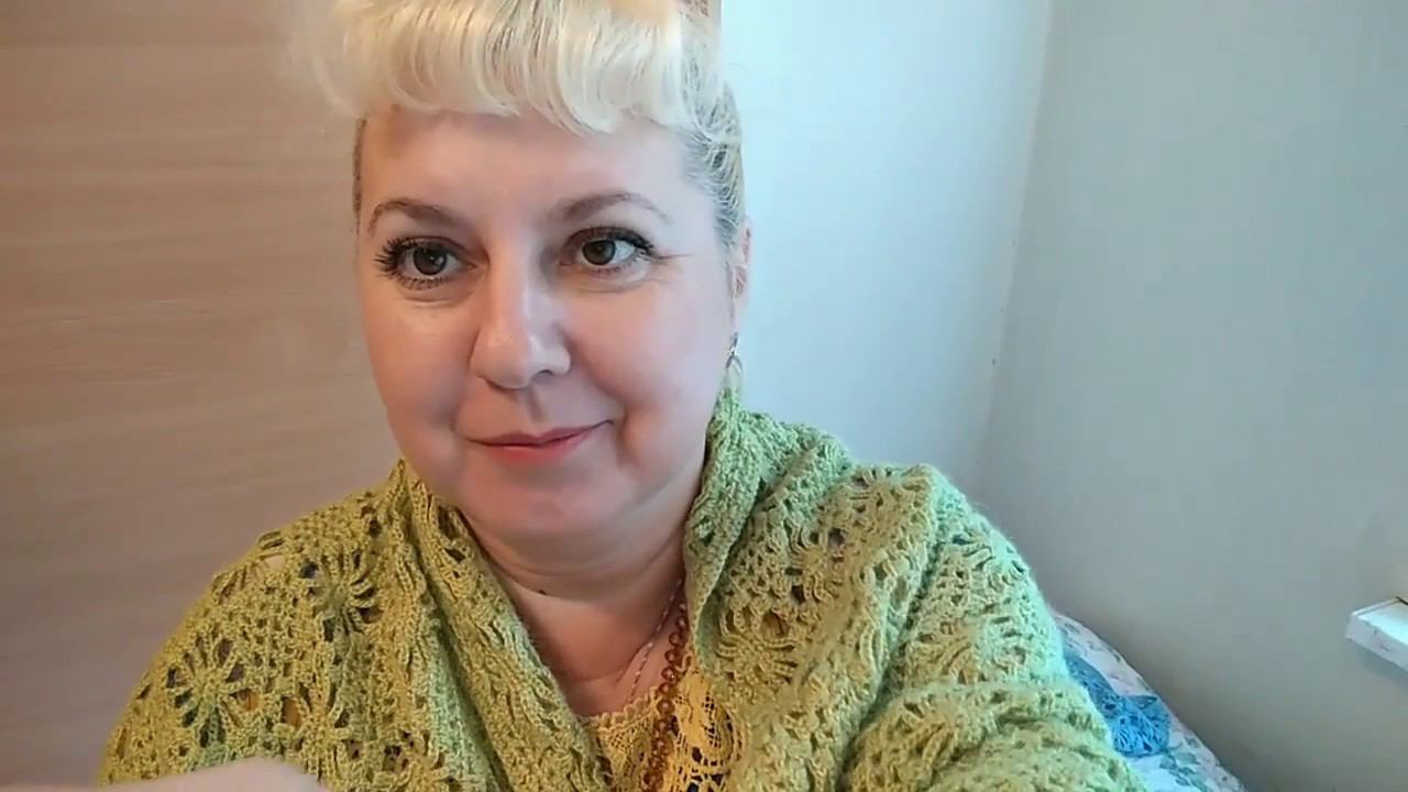 Показ платков.