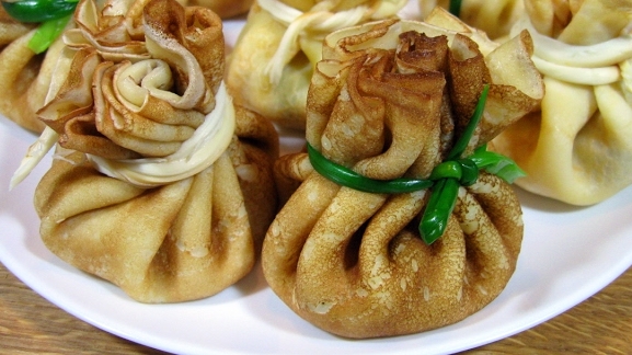 Блинчики с грибами с соусом