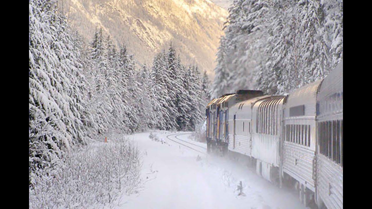 Вид из окна поезда под приятную музыку и под стук колес.