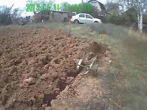 Пашем, пашем и сажаем на поле