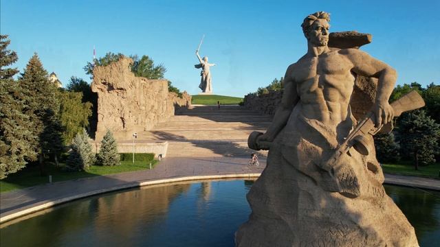 Родина-мать зовет! (Волгоград, июль 2022)