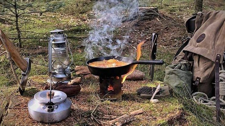 Бушкрафт строит каменный дом. Выживание на 100 - летней мельнице  - Рыбалка, Кулинариия - Часть 1