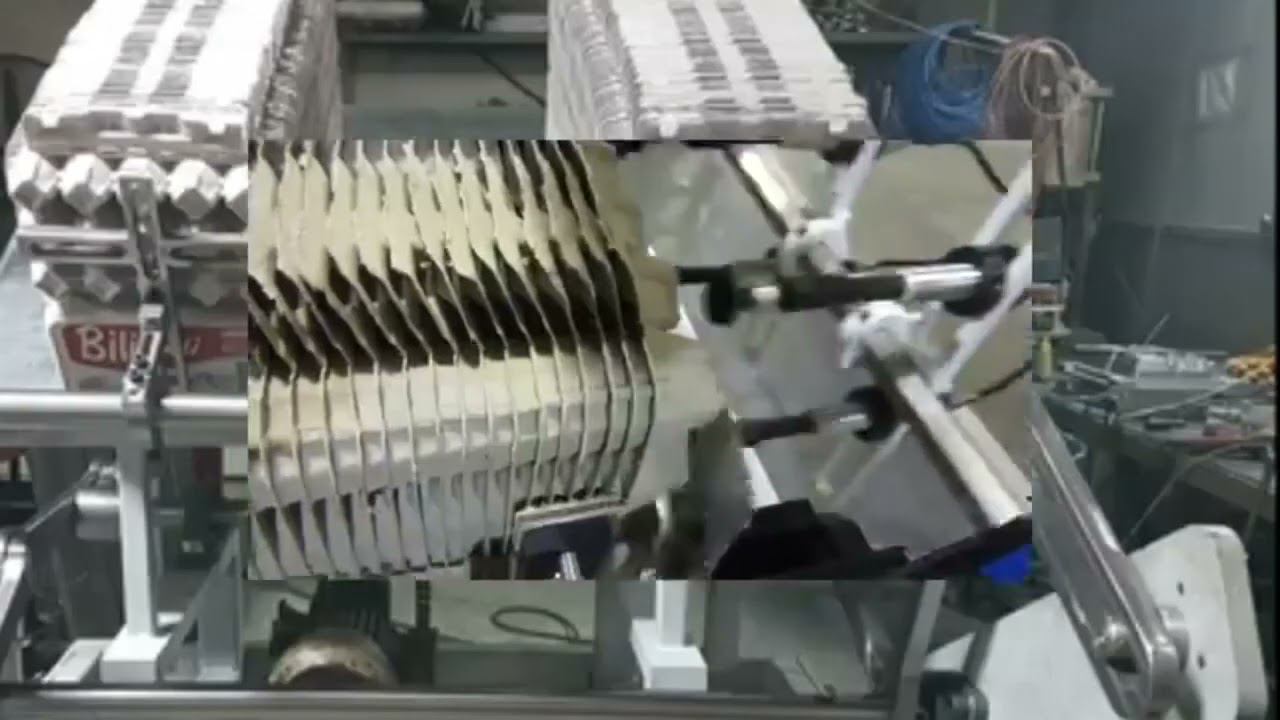 Наклейка этикеток на лотки для куриных яиц