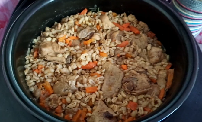 Плов из перловки. Вкуснейшая каша из перловки!.mp4