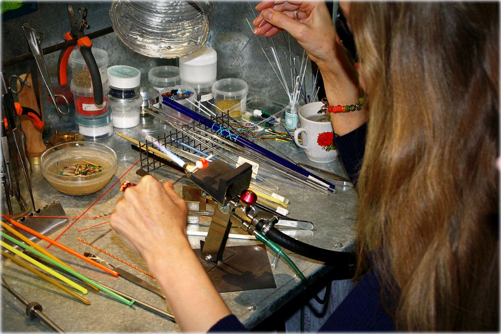 В огне бусины