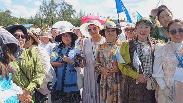 Фрагмент с открытия ярмарки