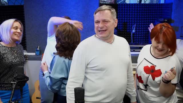 Песня родителей на выпускной - Уходим Красиво! Звук IN/OUT Records.