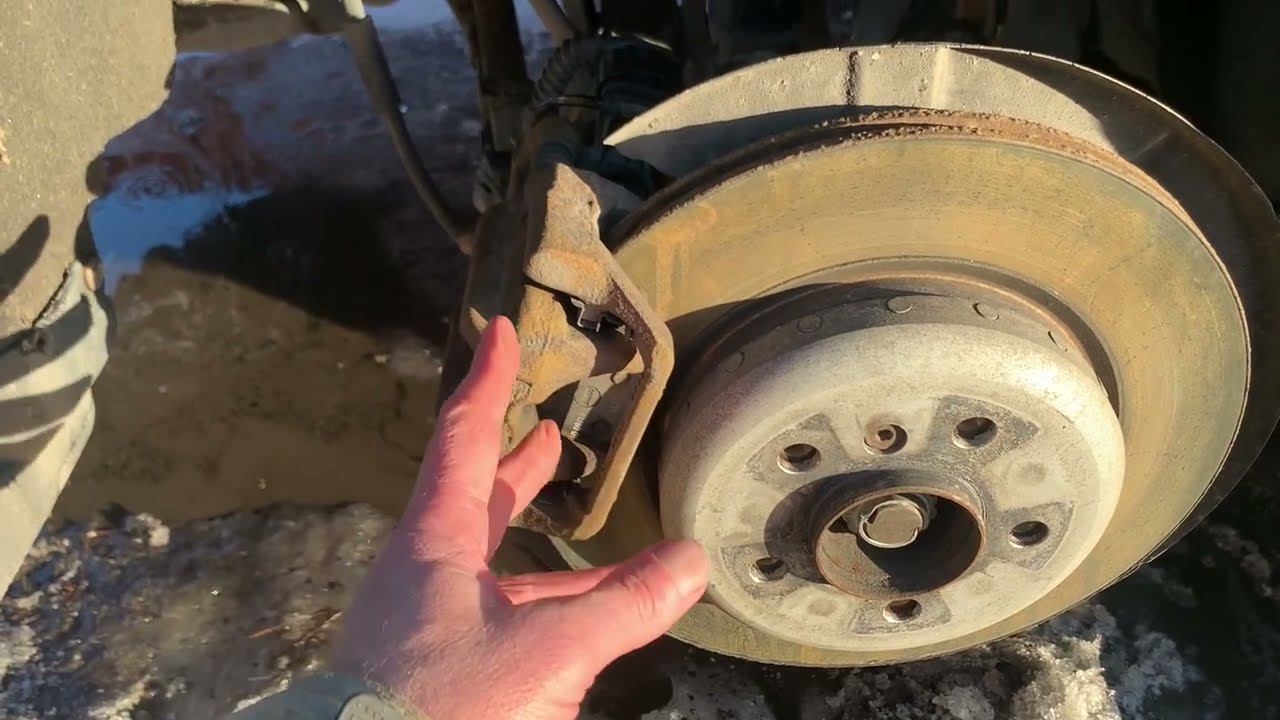 Замена задних тормозных колодок на BMW 5-й и 6-й серии кузова F10, F11, F06, F12, F13.