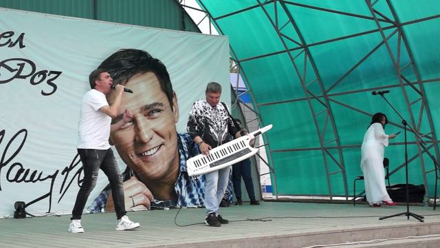 "Детство" слова и музыка Юрий Шатунов.