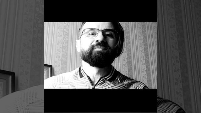 Максим Шиханов  - в толпе