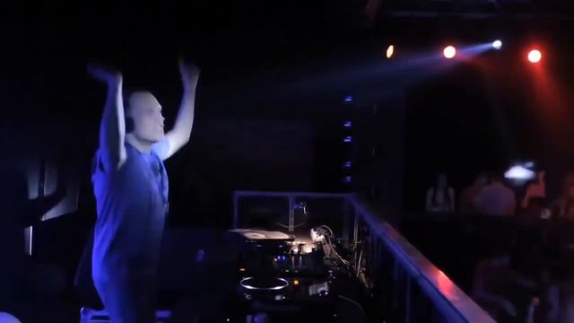 Хит - танцевальный ремикс Dj Грув «Девочка главбух»