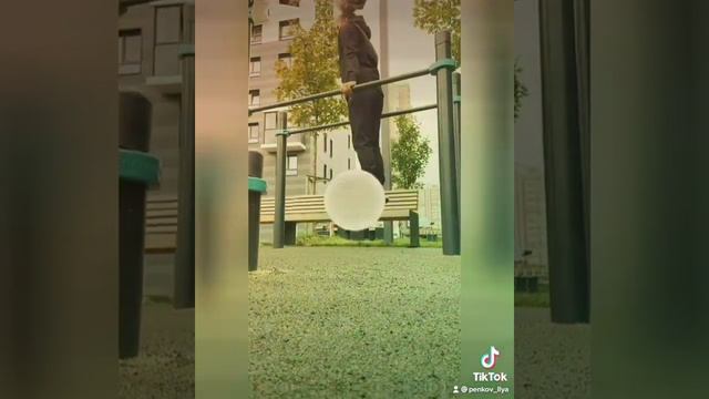 Подтягивания на перекладине,отжимания на брусьях, подъём туловища на пресс