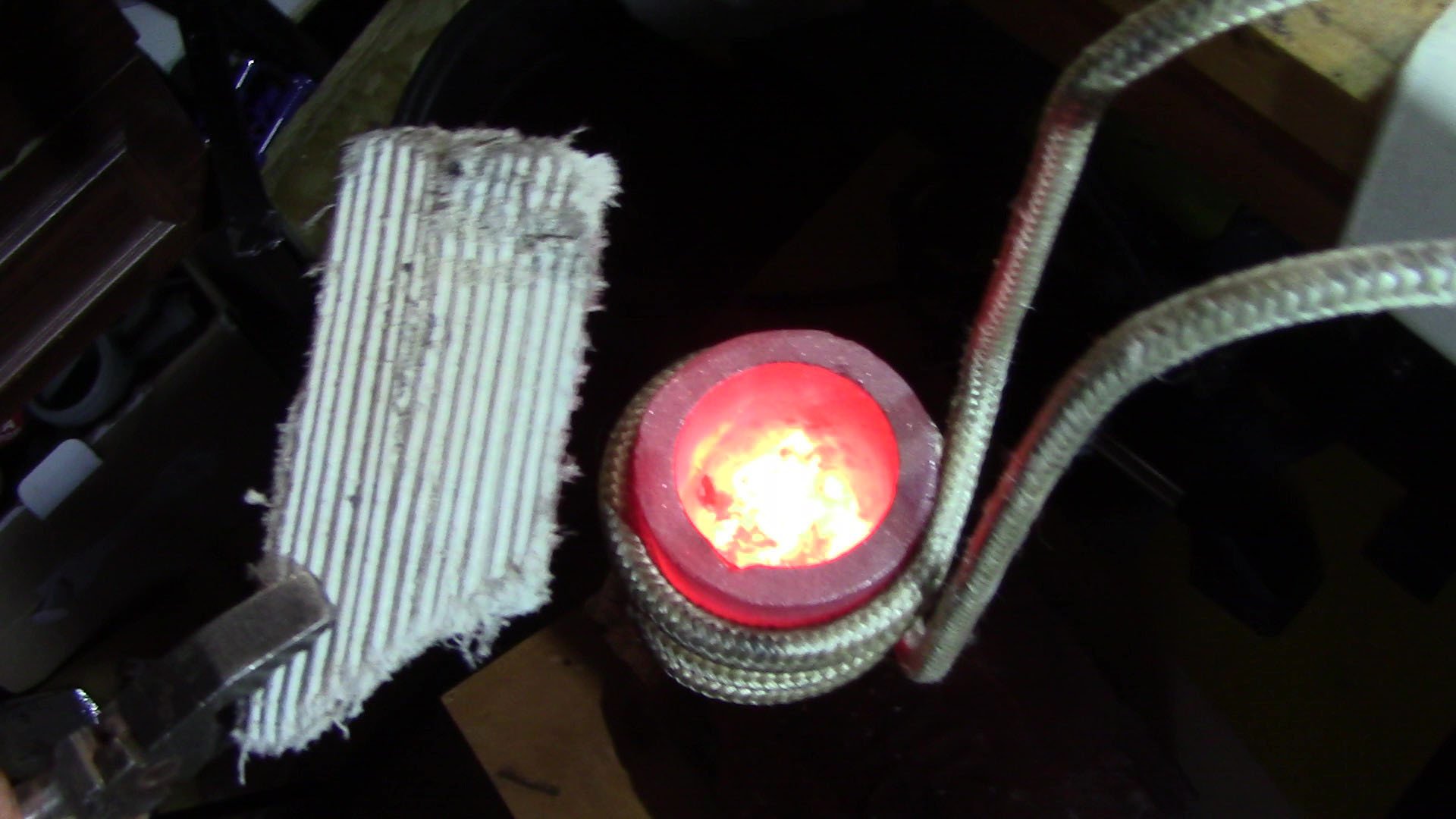 Часть 2 НЕМНОГО  ПРО НАСТРОЙКУ. ТИГЕЛЬ из КАРБИДА КРЕМНИЯ.