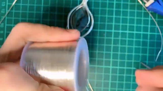 Кулон из натурального лабрадорита и проволоки