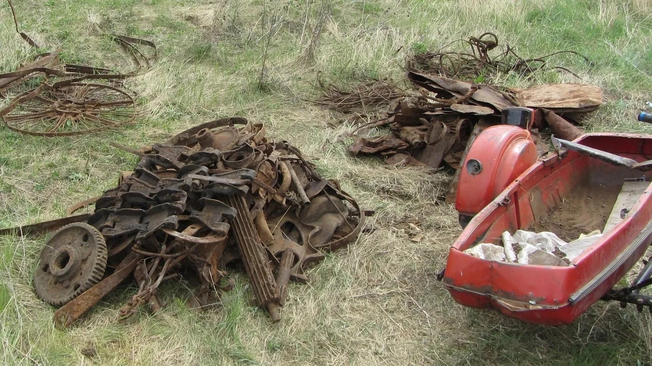 Я в шоке, металл в этой деревушке не заканчивается. Коп металлолома