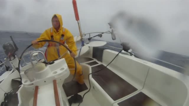 Плавание в свежую и штормовую погоду - Между Таити и Самоа