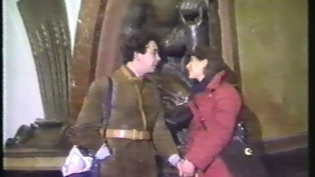 Перформанс "Приватизация скульптур" Italian Super Channel, 1990. Валера и Наташа Черкашины.