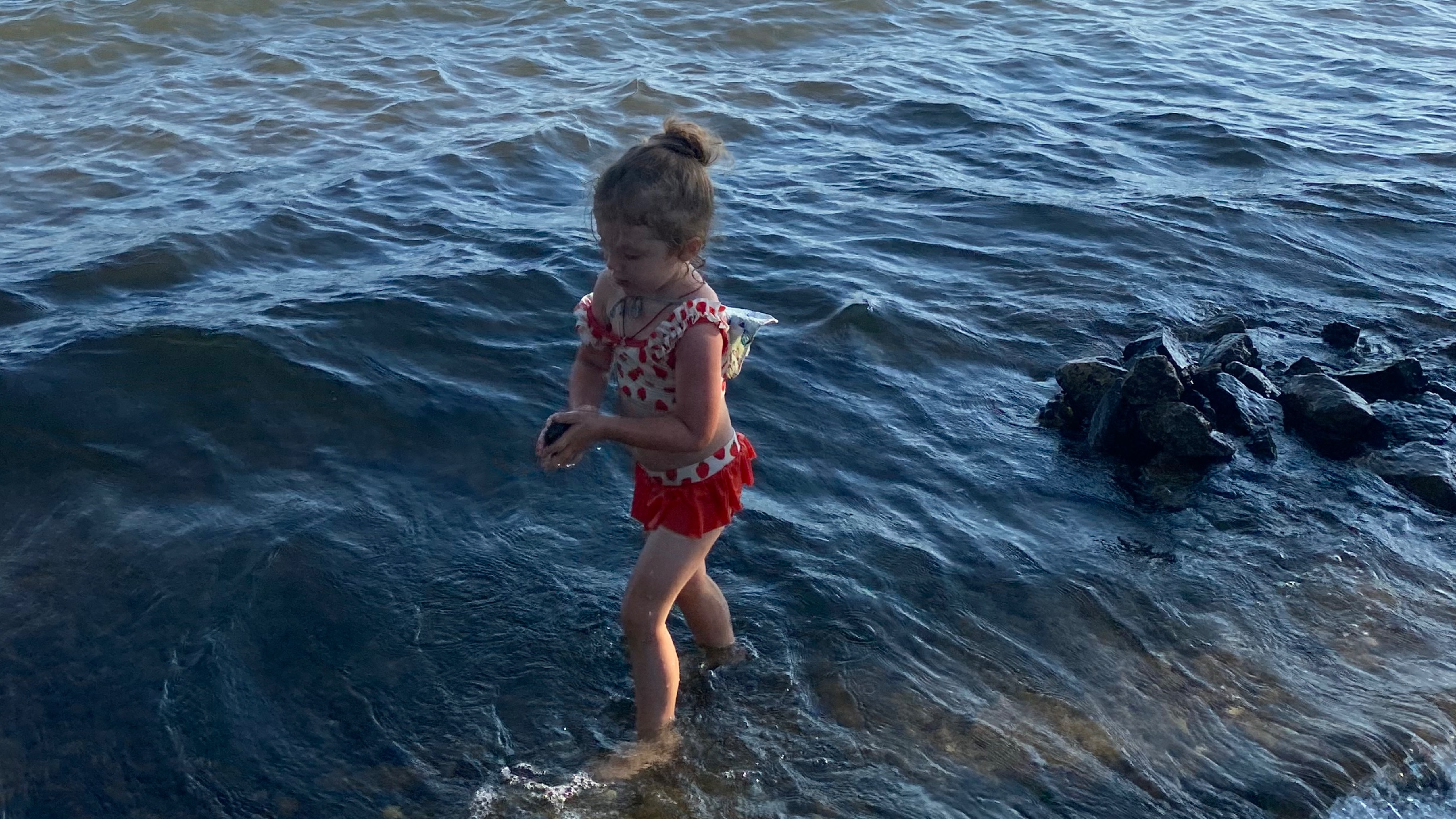 Нина и Кристал на пляже