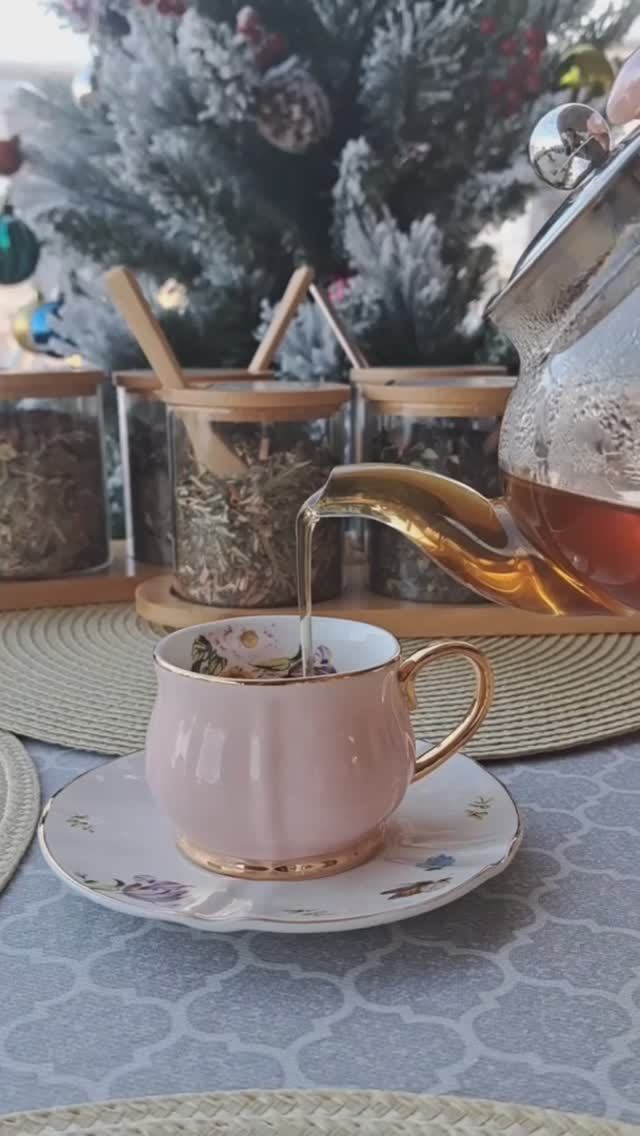 Сегодня замечательный праздник и большинство из нас имеют непосредственное к нему отношение.?