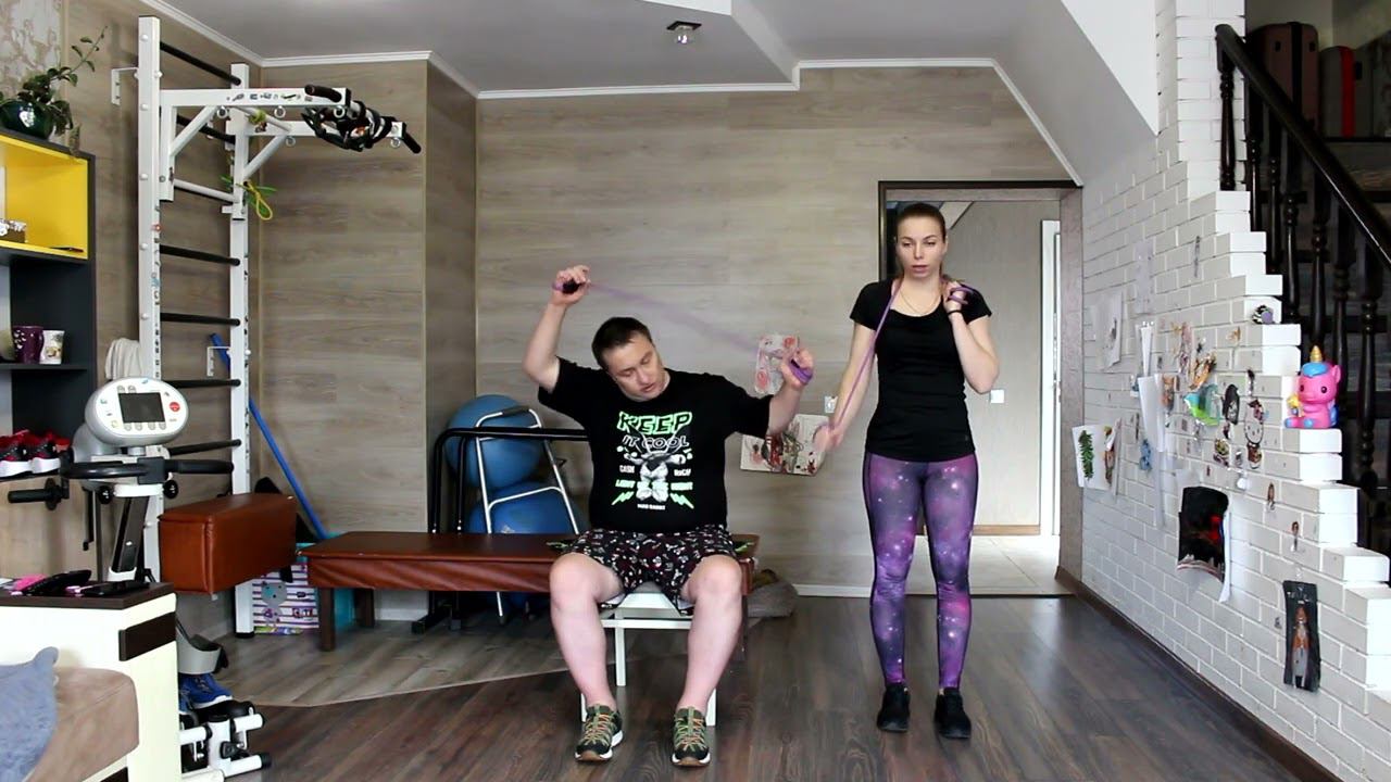 У135 ПОСЛЕ ТРАВМЫ! ВАРИАНТ ПРОРАБОТКИ ТРИЦЕПСА С ЭЛАСТИЧНАМИ ЛЕНТАМИ! ЛФК ДОМА