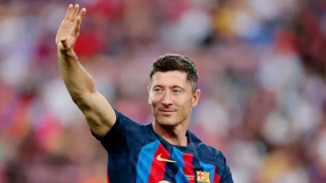 Роберт Левандовски настоящий нападающий с хищными инстинктами и мастерством в воздухе, 2023-2024