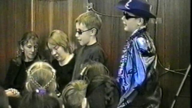 2003.12 Новый год в 3 классе Максима