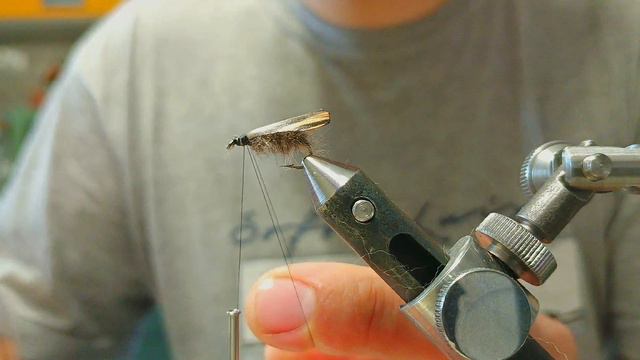 мушка имитация взрослой особи ручейника